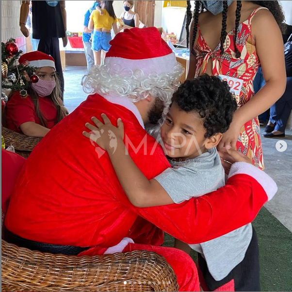 Ação solidária de Natal: beneficiamos 300 famílias com doação de frango ...